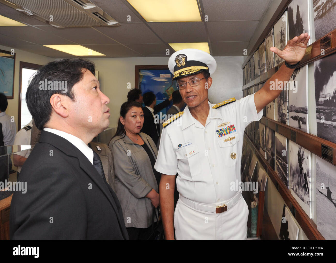 Wrealth laying ceremony hi-res stock photography and images - Alamy