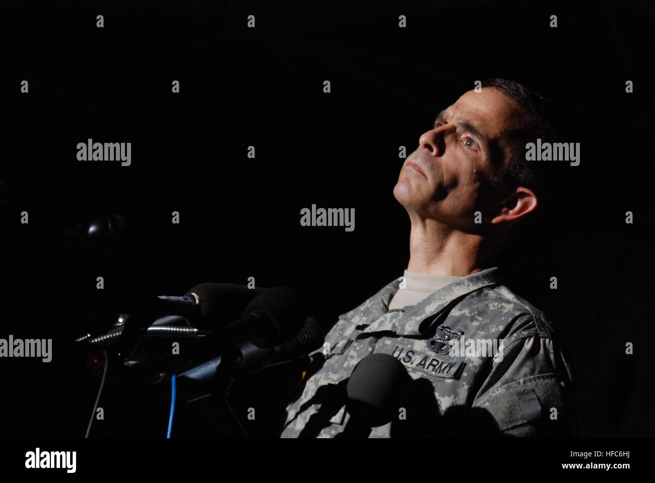 Army commissions hi-res stock photography and images - Alamy