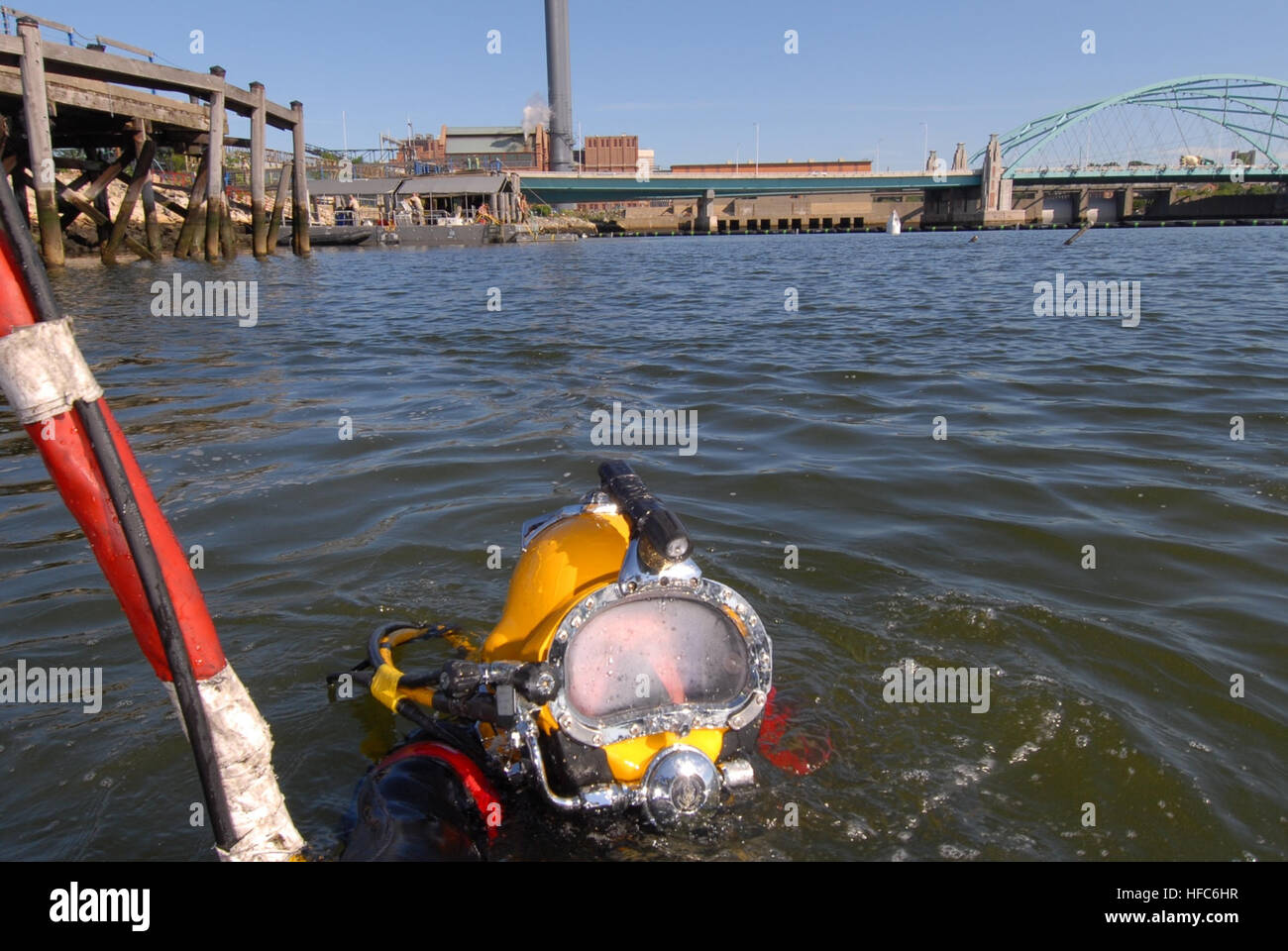 Juliett 484 submarine salvage k77 mdsu2 hi-res stock photography and ...