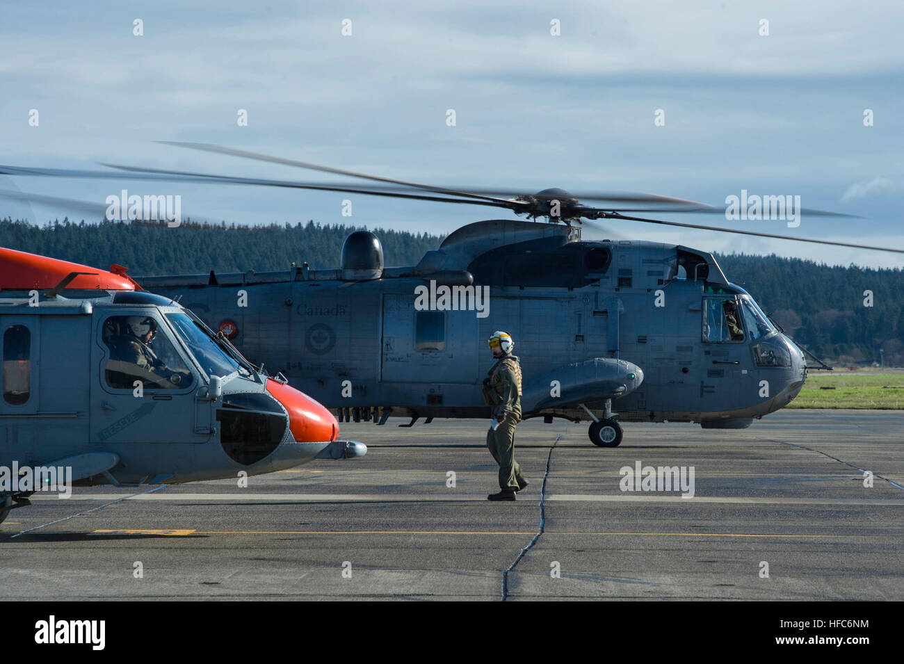 443 maritime helicopter squadron hi-res stock photography and images ...