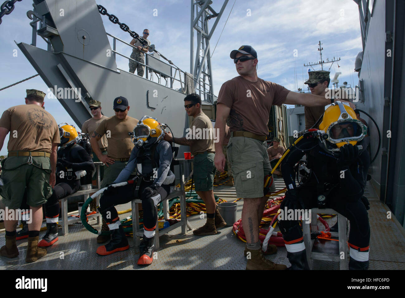 Diver seabee hi-res stock photography and images - Alamy