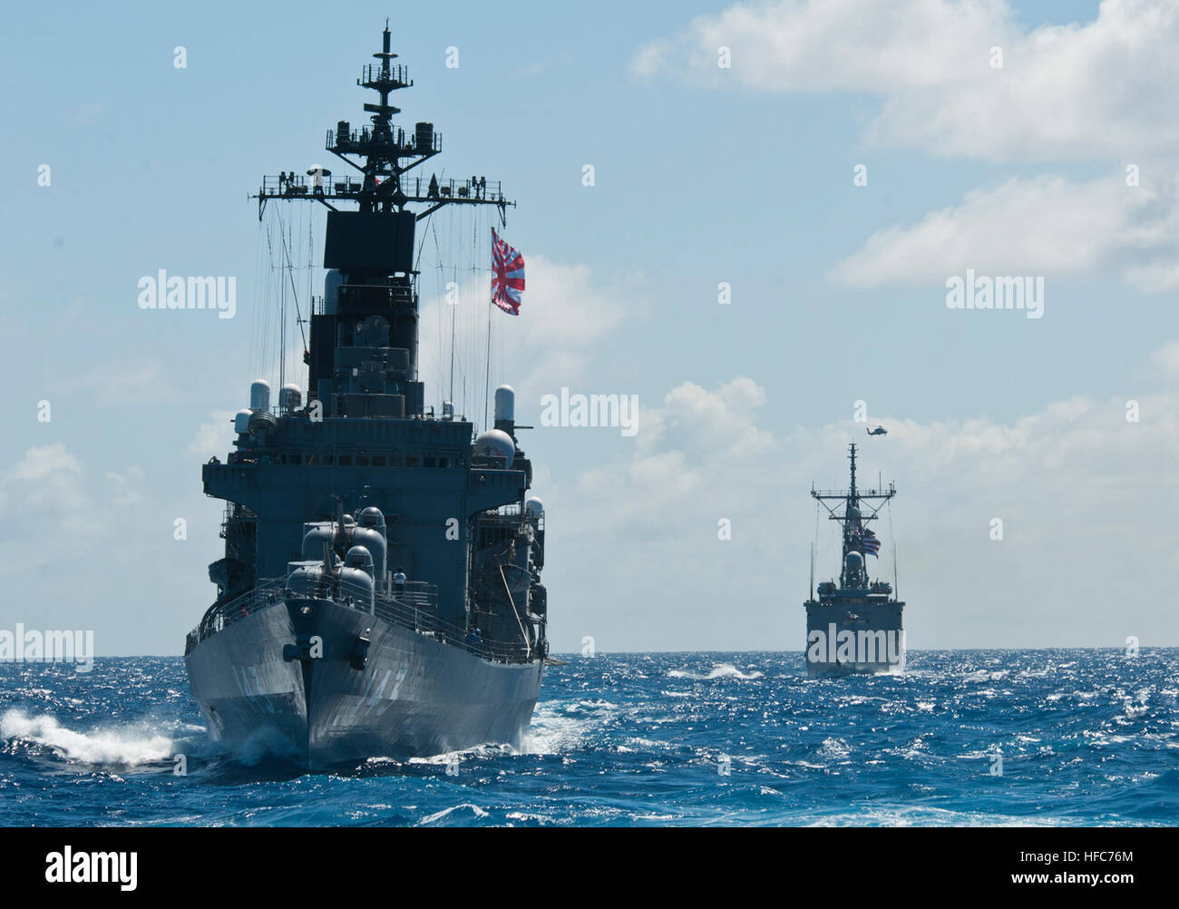 Oliver hazard perry class frigate hi-res stock photography and images ...