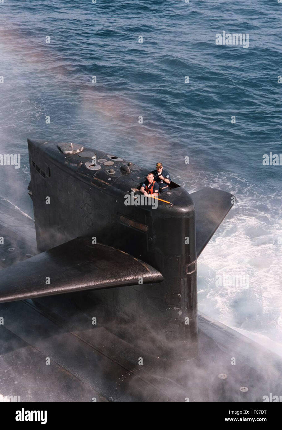 960717-N-2381V-002/JPEG Crewman on board the U.S. NavyÕs Los Angeles ...