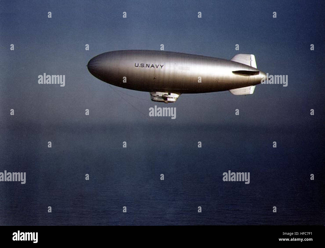 Blimp ww2 hi-res stock photography and images - Alamy