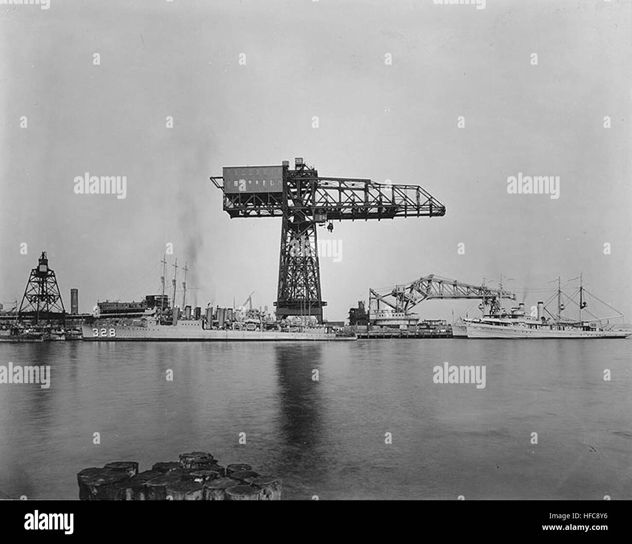 League Island Crane Philadelphia Naval Shipyard 1923 Stock Photo - Alamy