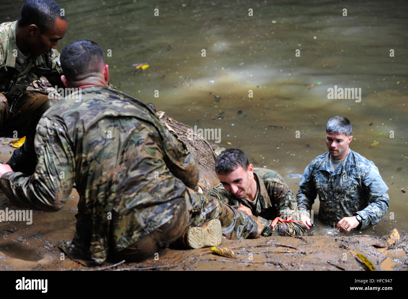 Students conduct waterborne operations, at the 25th Infantry Division ...