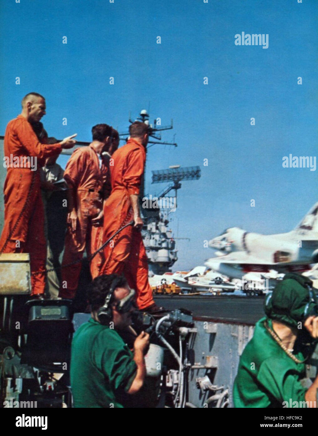 Uss shangri la hi-res stock photography and images - Alamy