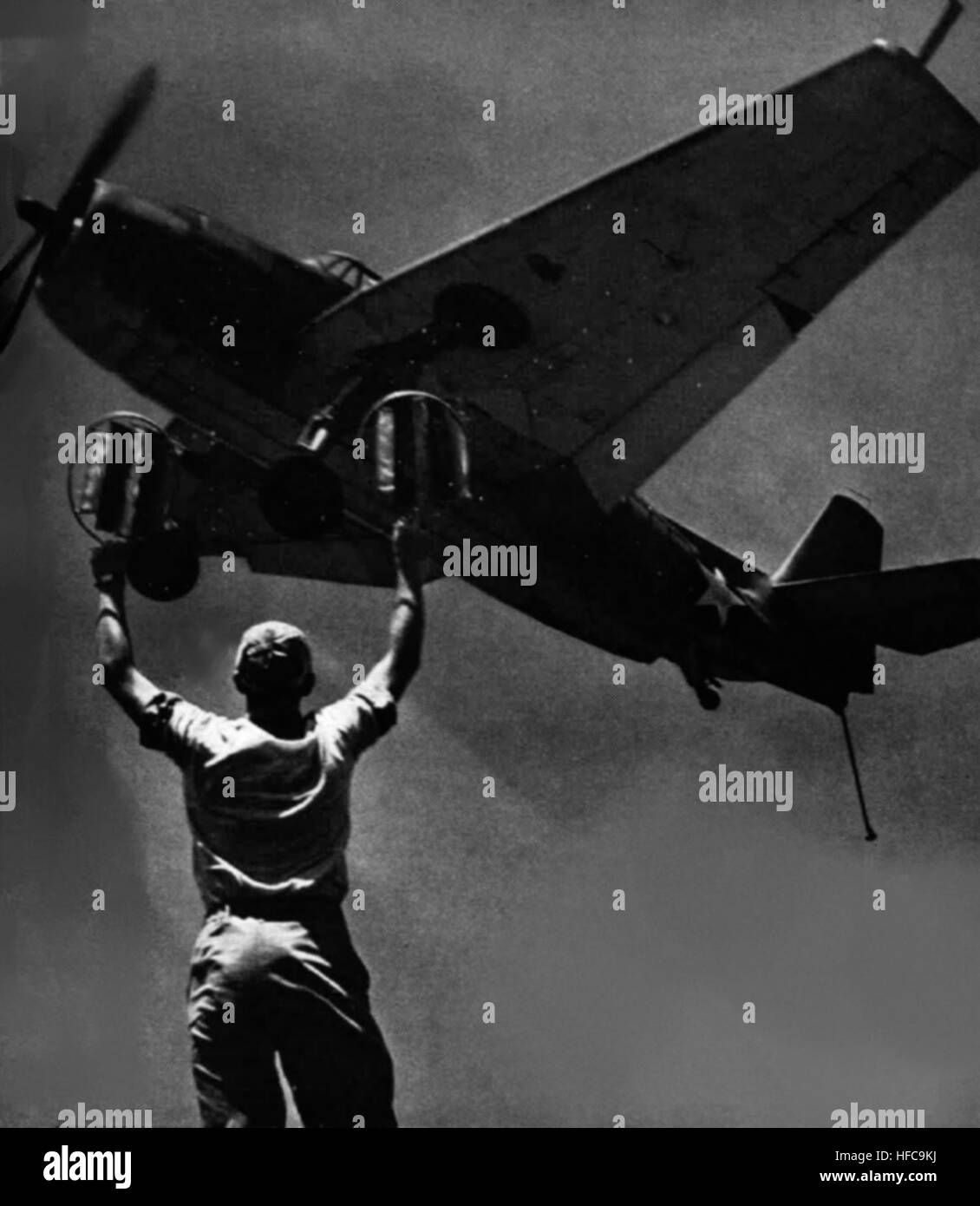 Members aircraft handling crew Black and White Stock Photos & Images ...
