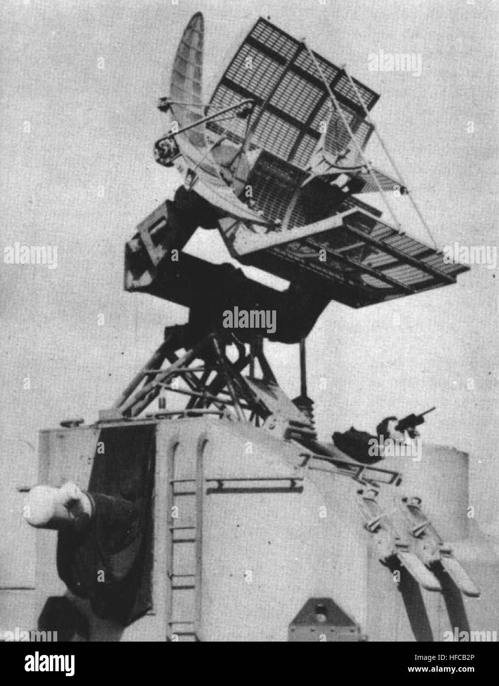 Mark 37 Gun Fire director with Mk 12-22 antennas c1948 Stock Photo - Alamy