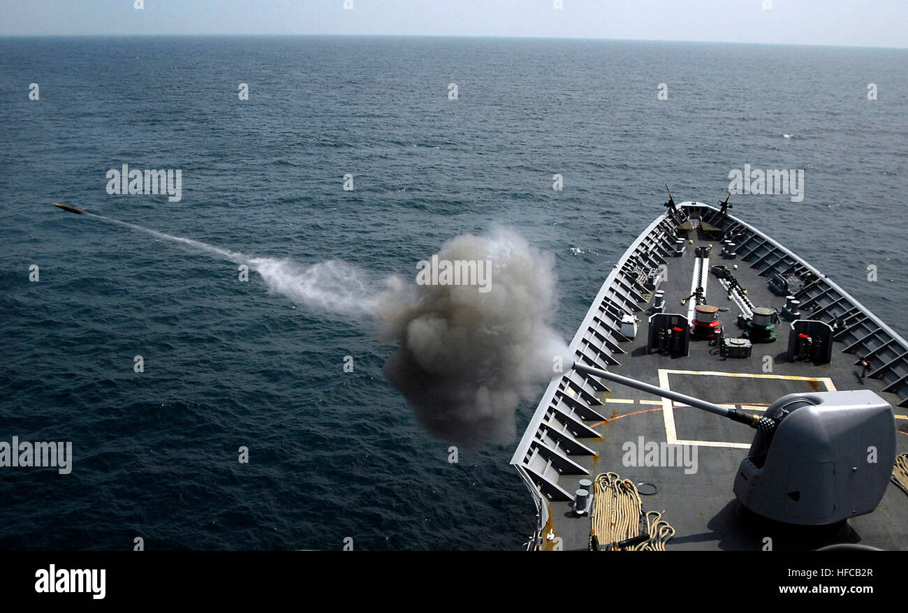 Photo of submarine firing missile hi-res stock photography and images ...