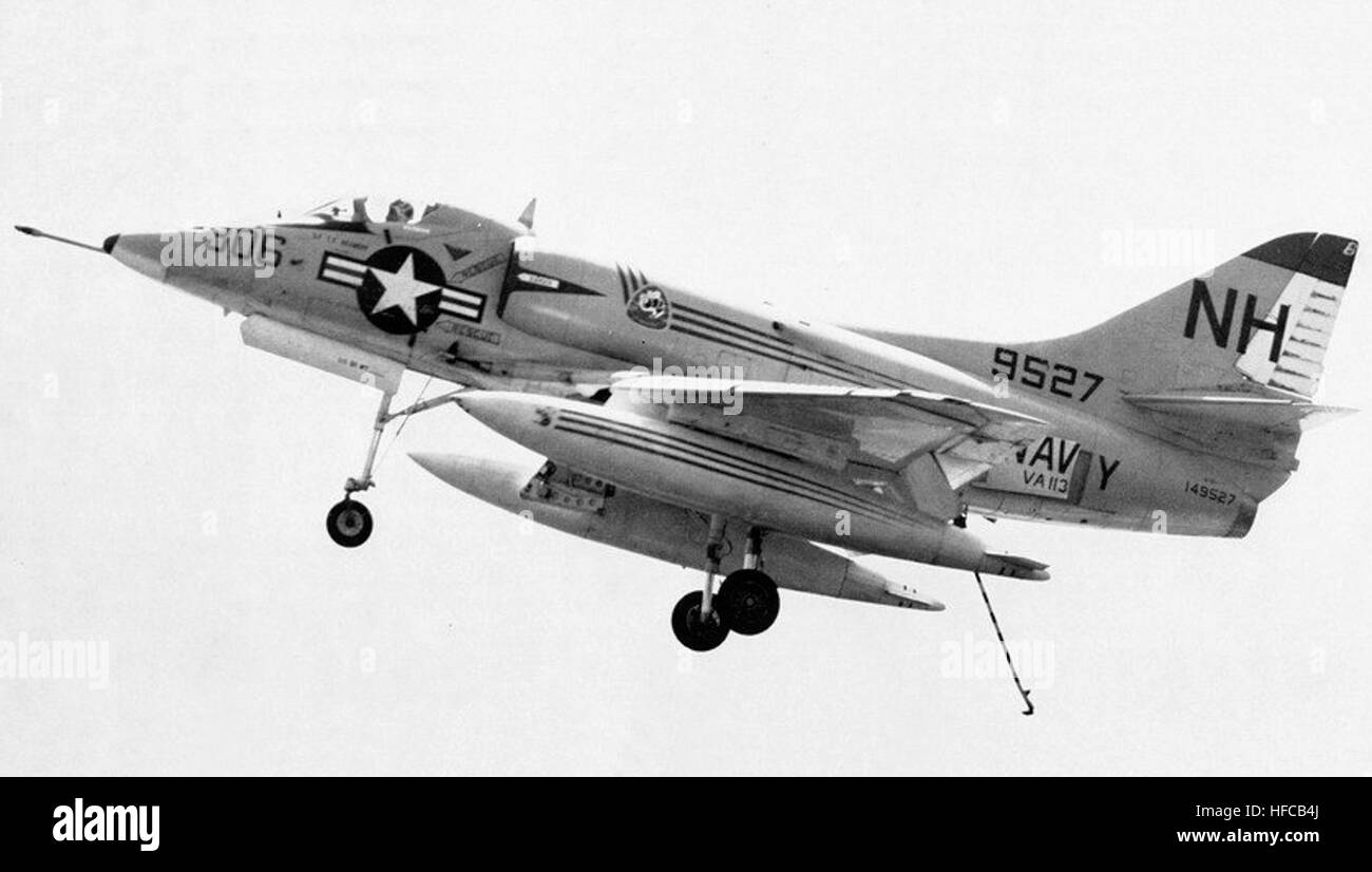 A 4c skyhawk hi-res stock photography and images - Alamy