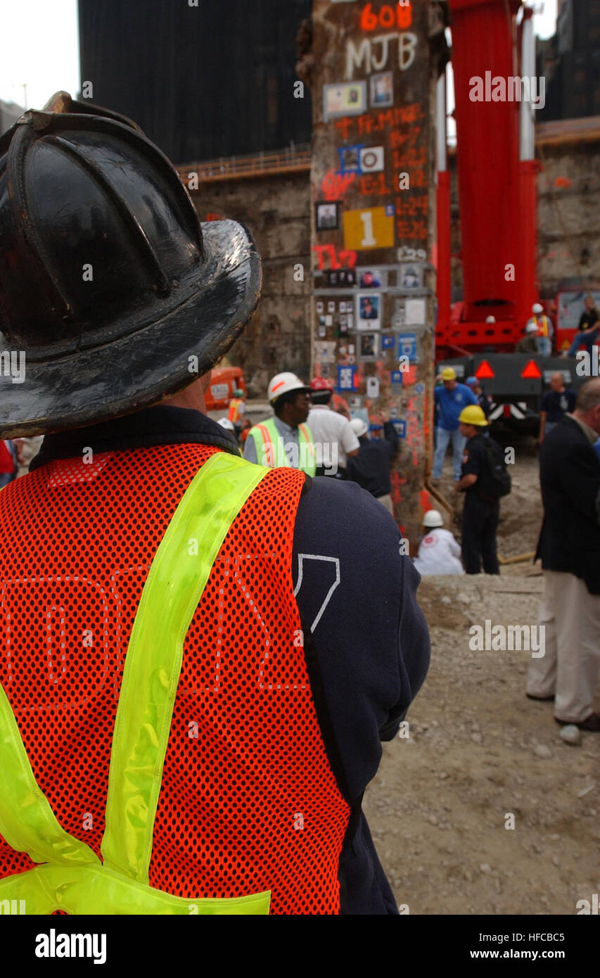 World trade center attack firefighter hi-res stock photography and ...