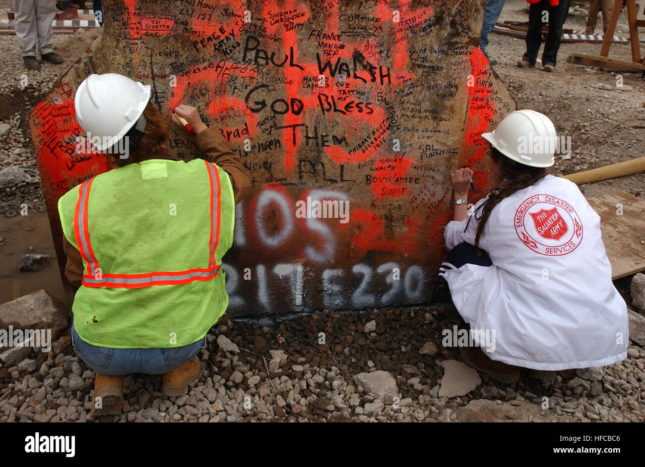 World trade center recovery operations hi-res stock photography and ...