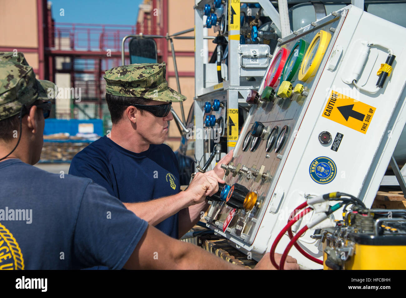 Ships husbandry diving operations hi-res stock photography and images ...