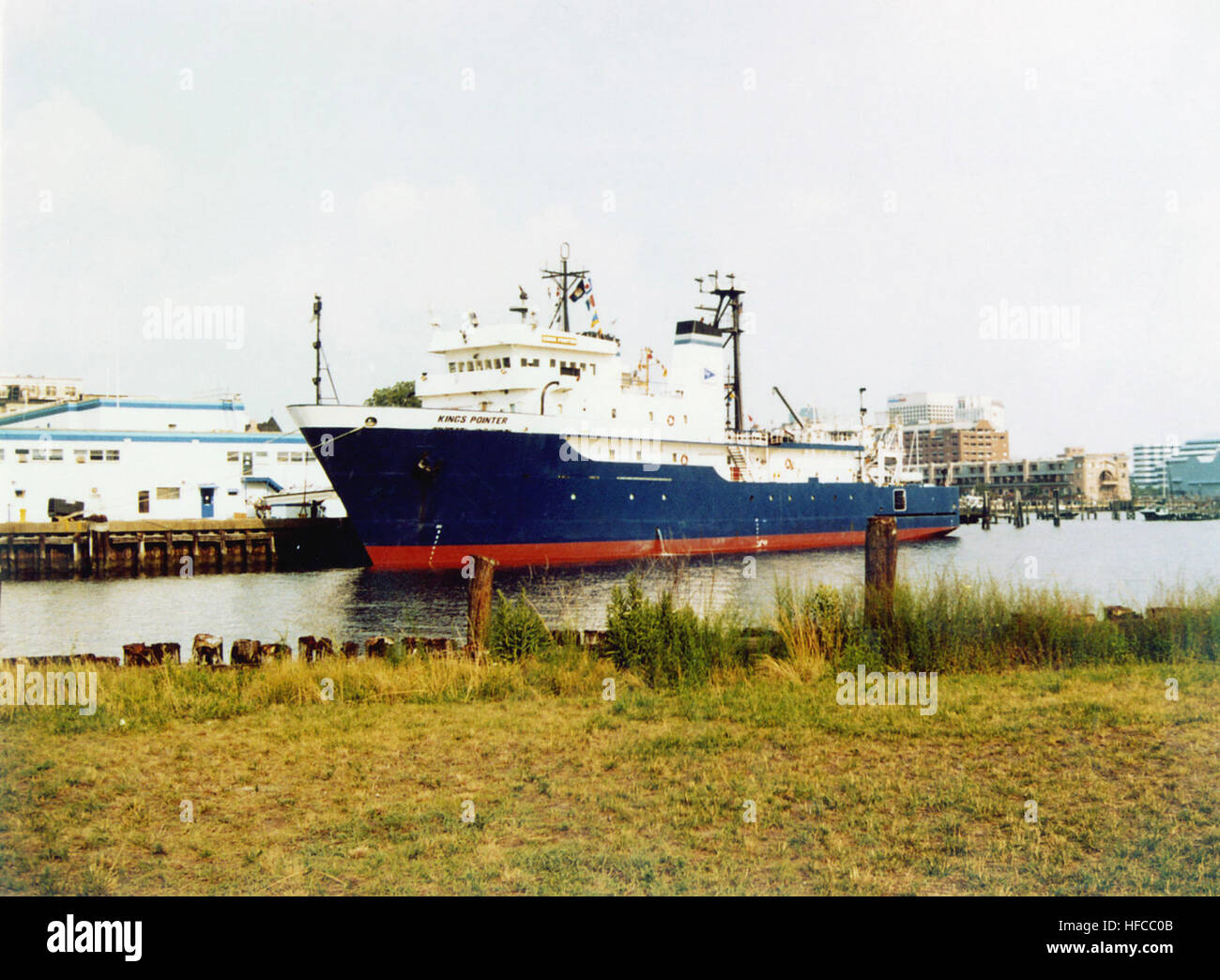 Port bow view of the Merchant Marine Academy flagship KINGS POINTER ...