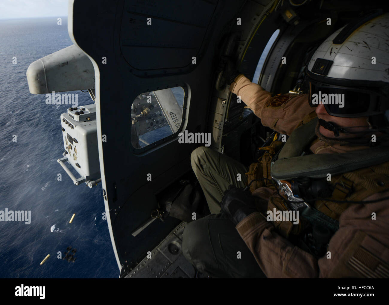 PACIFIC OCEAN (Nov. 27, 2016) Petty Officer 2nd Class Leslie Boedecker ...