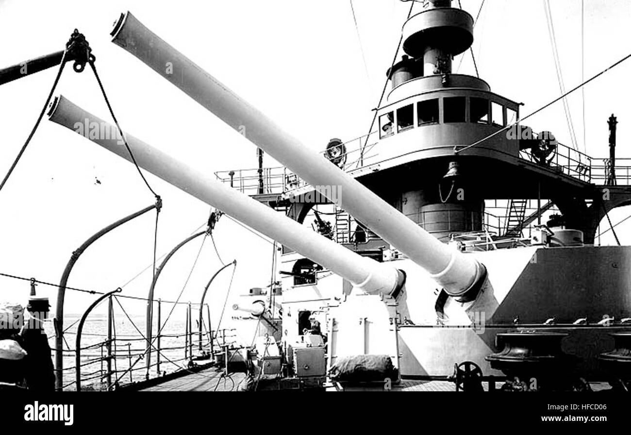12 inch guns hi-res stock photography and images - Alamy