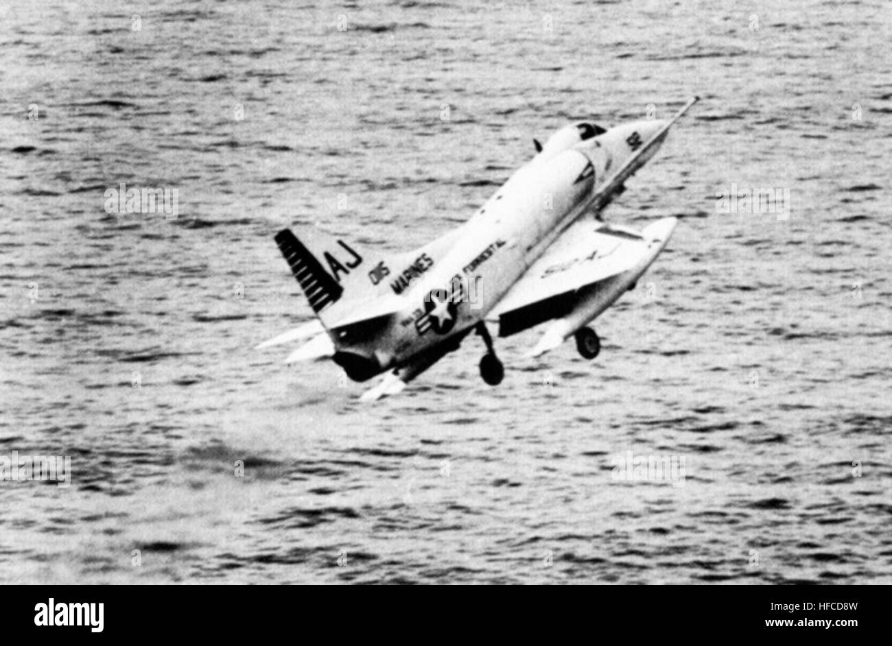 Uss forrestal cva 59 Black and White Stock Photos & Images - Alamy