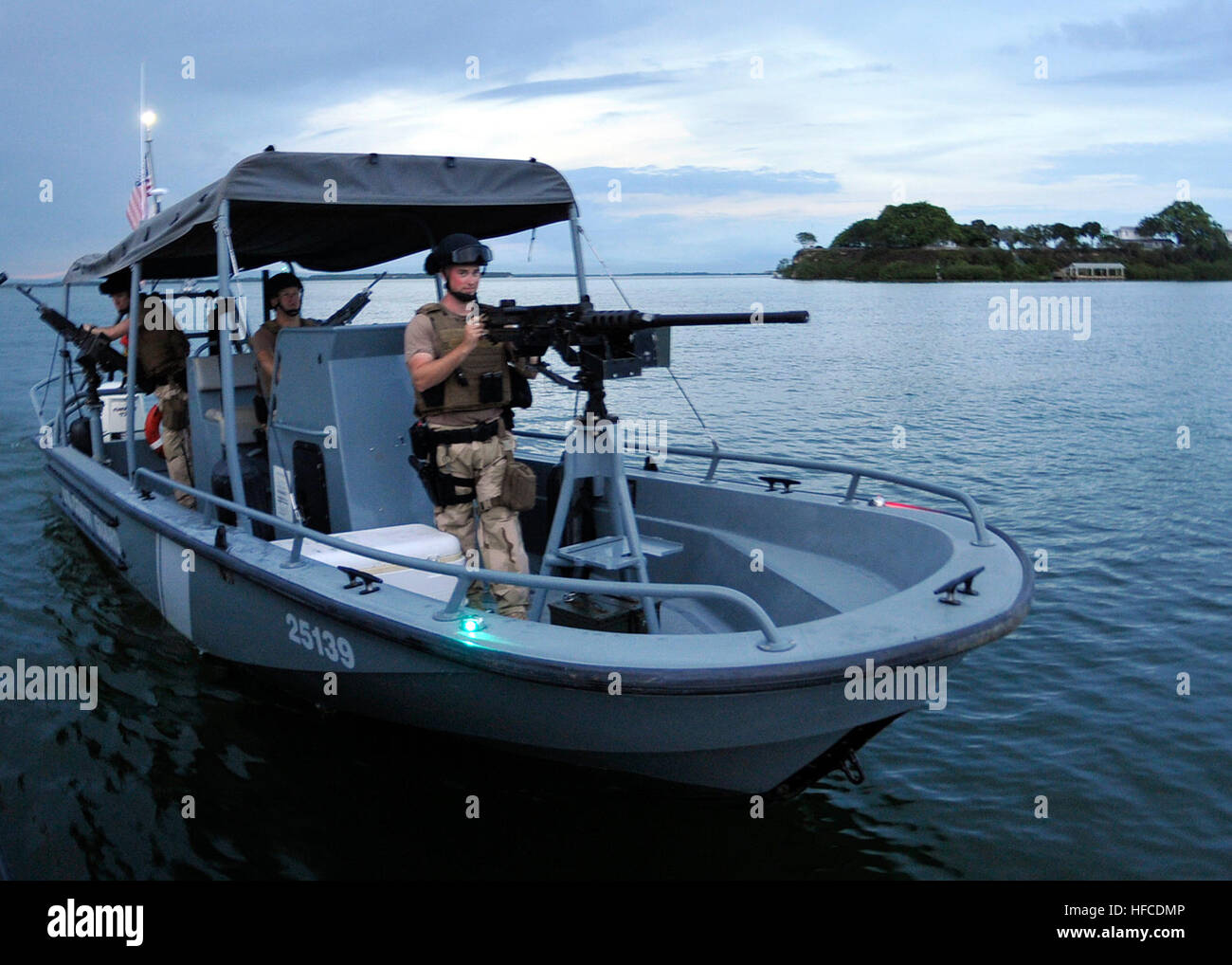 91104 maritime safety and security team hi-res stock photography and ...