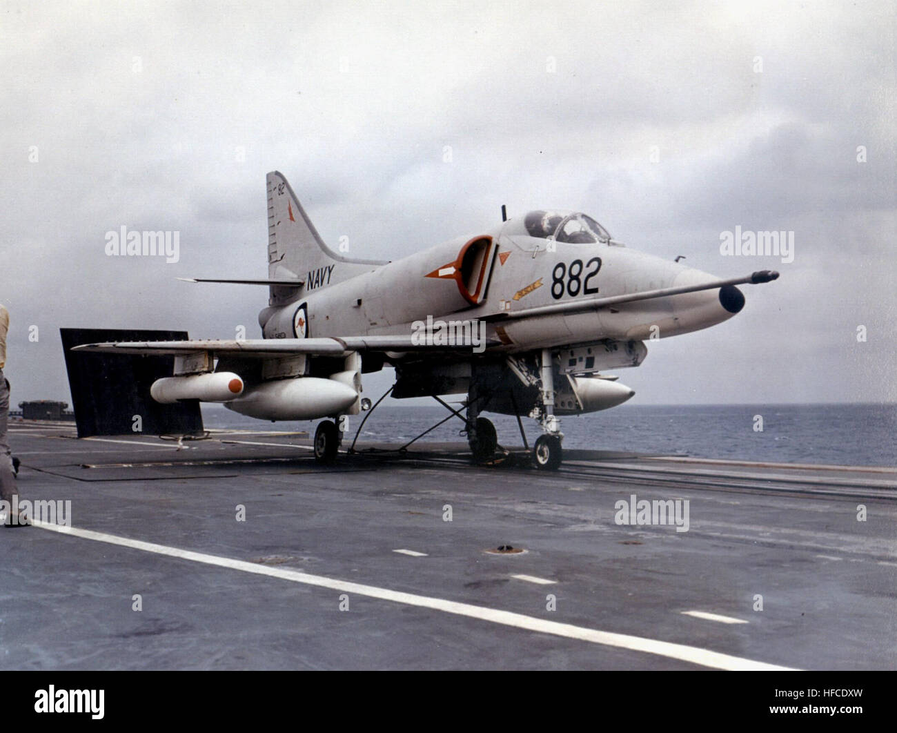 Hmas melbourne r21 hi-res stock photography and images - Alamy