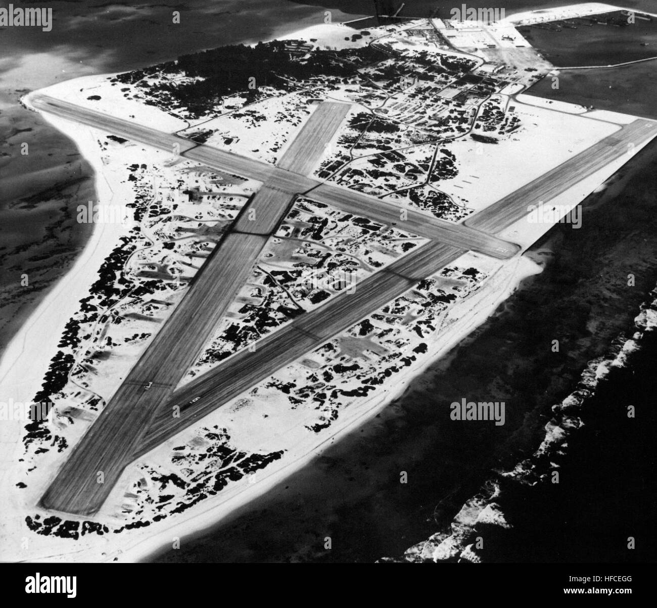 Midway island aerial hi-res stock photography and images - Alamy