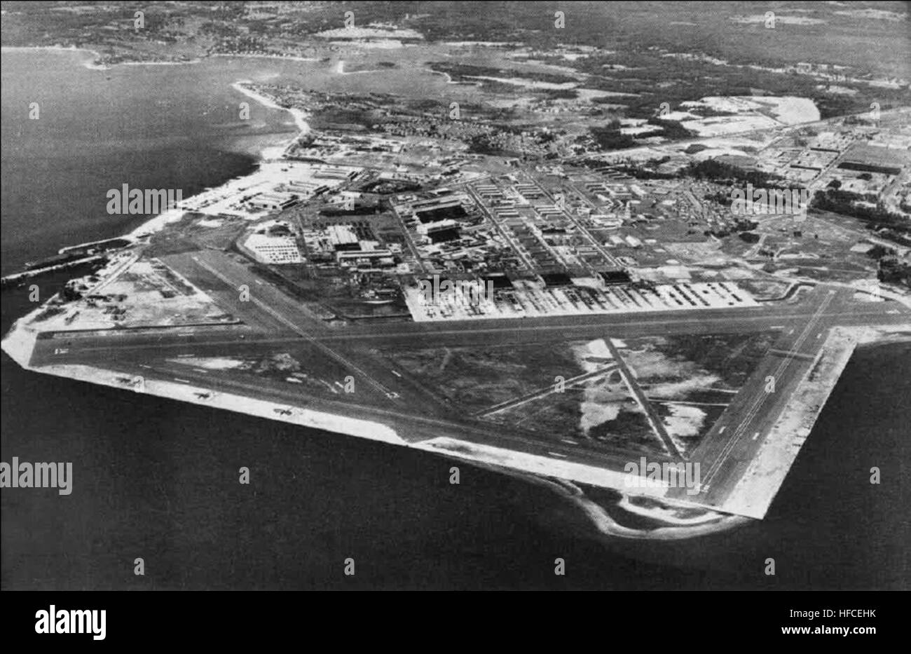 Nas quonset point hi-res stock photography and images - Alamy