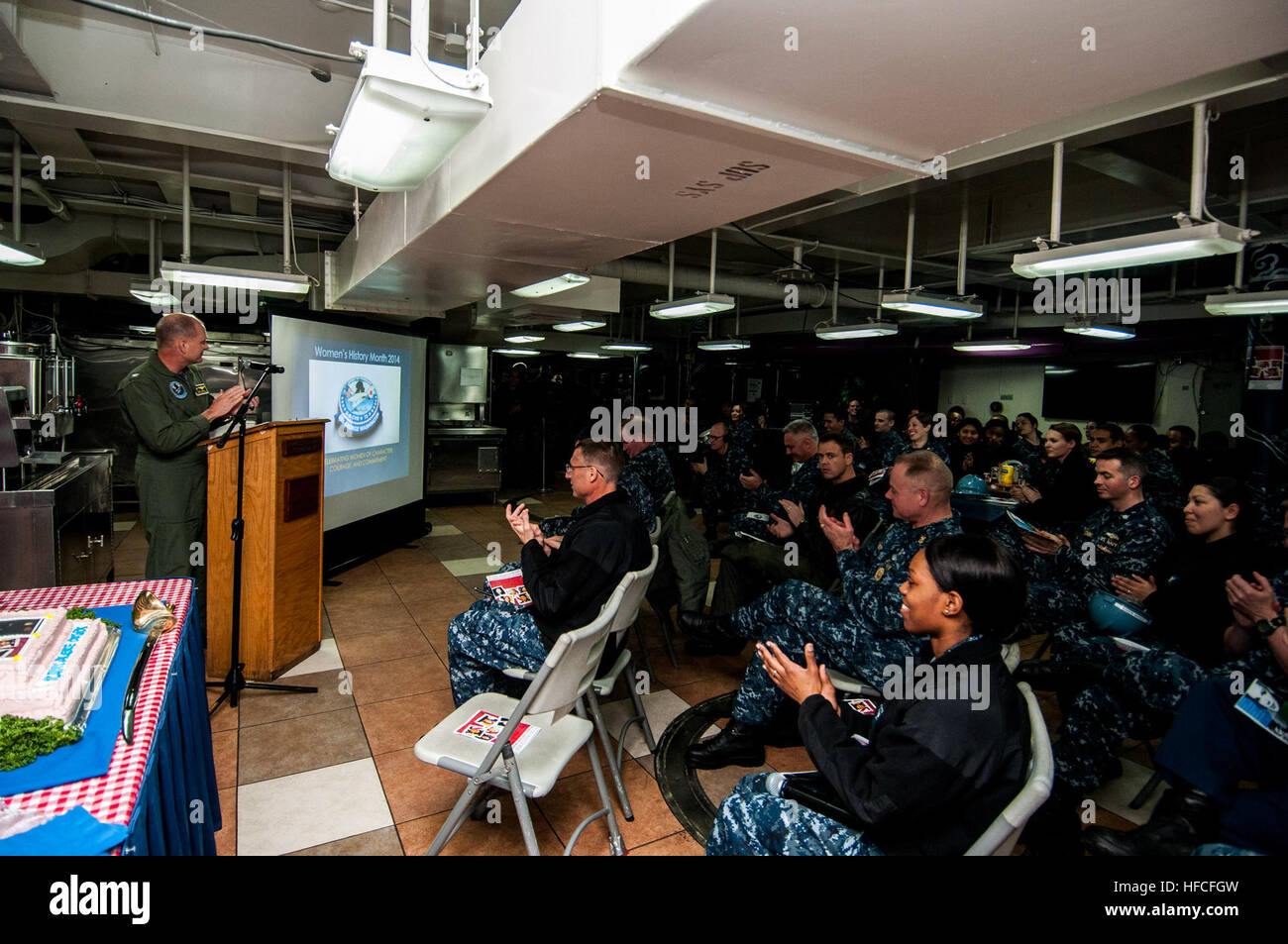 140320-N-IV489-019 YOKOSUKA, Japan (March 20, 2014) Capt. Greg Fenton ...
