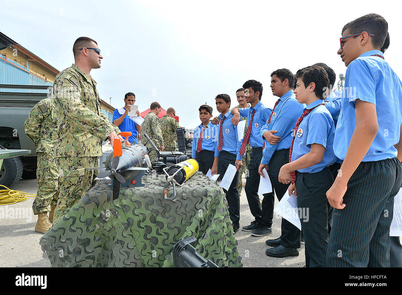 American explosive ordnance disposal hi-res stock photography and ...