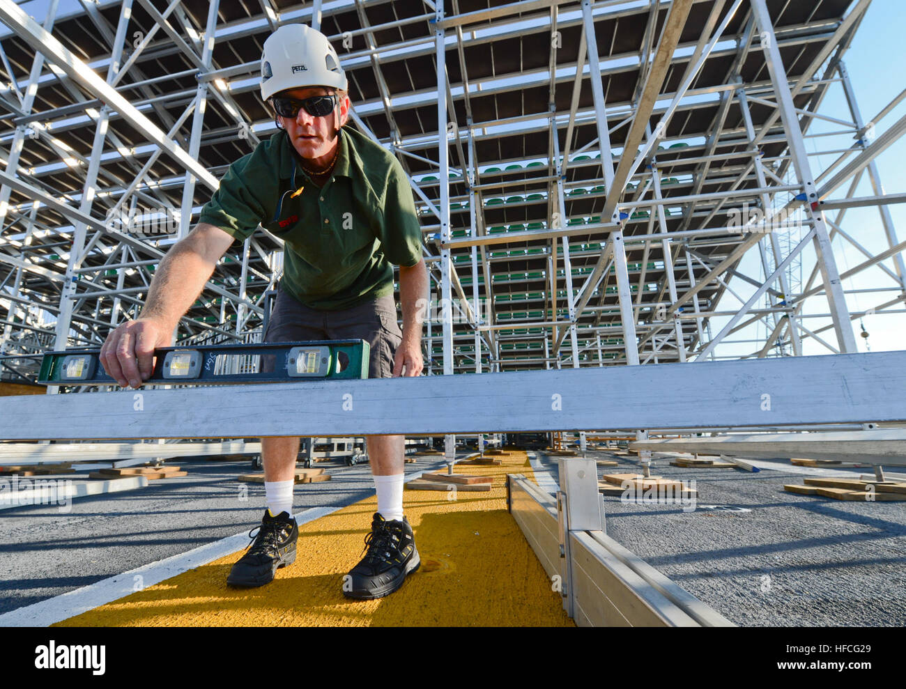 Scaffolding naval marine hi-res stock photography and images - Alamy