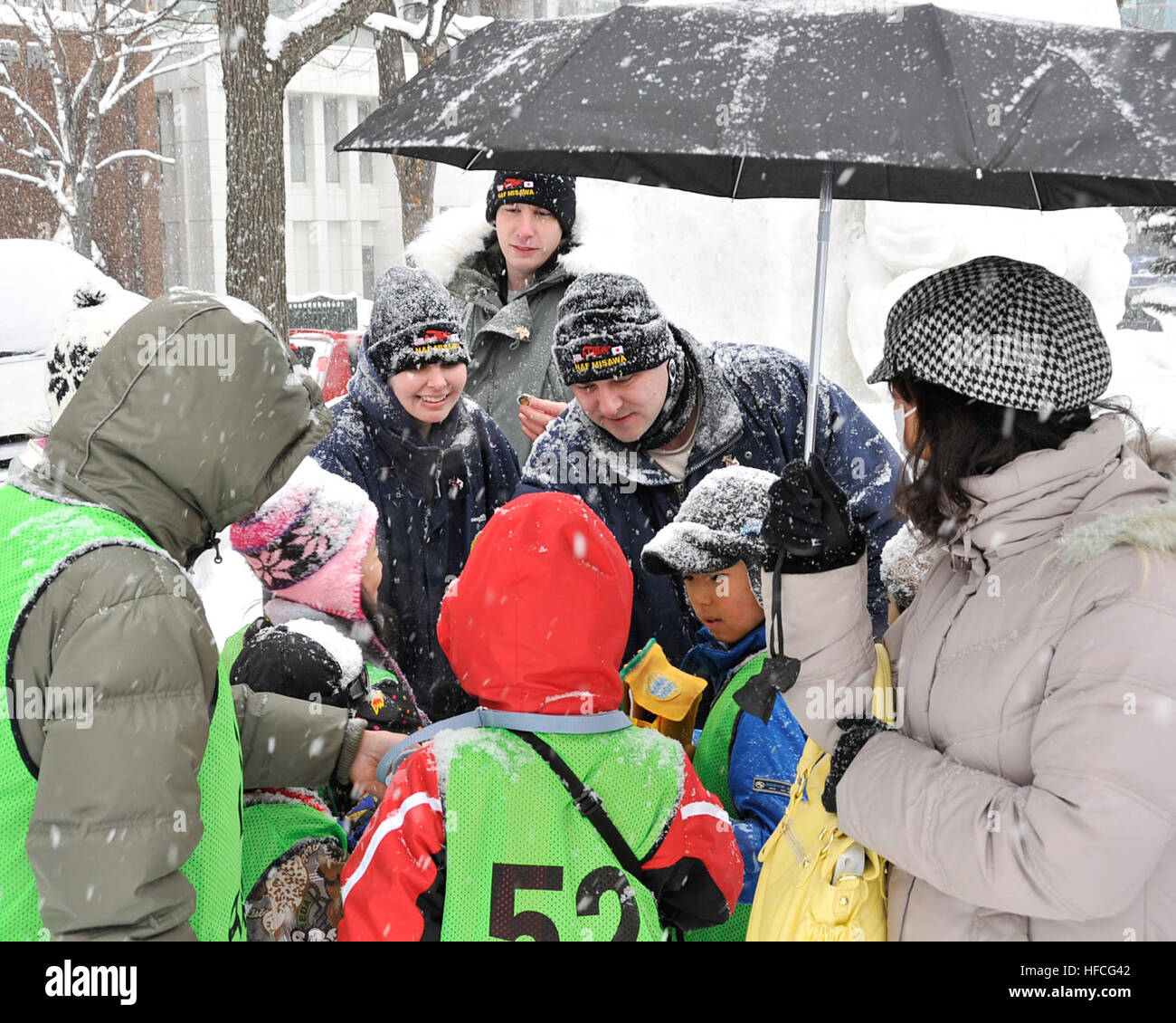From left, Cryptologic Technician (Collection) 2nd Class Alexianna ...