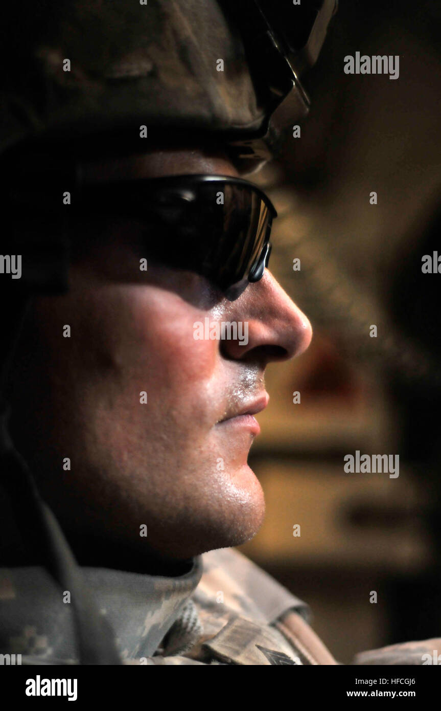 A U.S. Soldier from Charlie Company, 112th Infantry Regiment (Forward ...