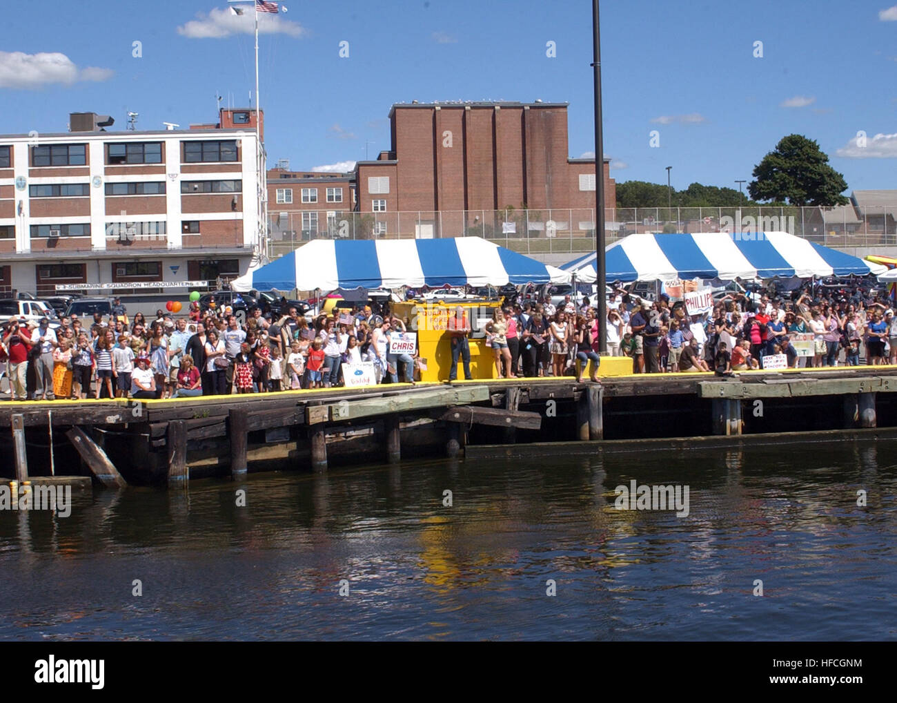 The Los Angeles-class attack submarine USS Annapolis (SSN 760) returns ...