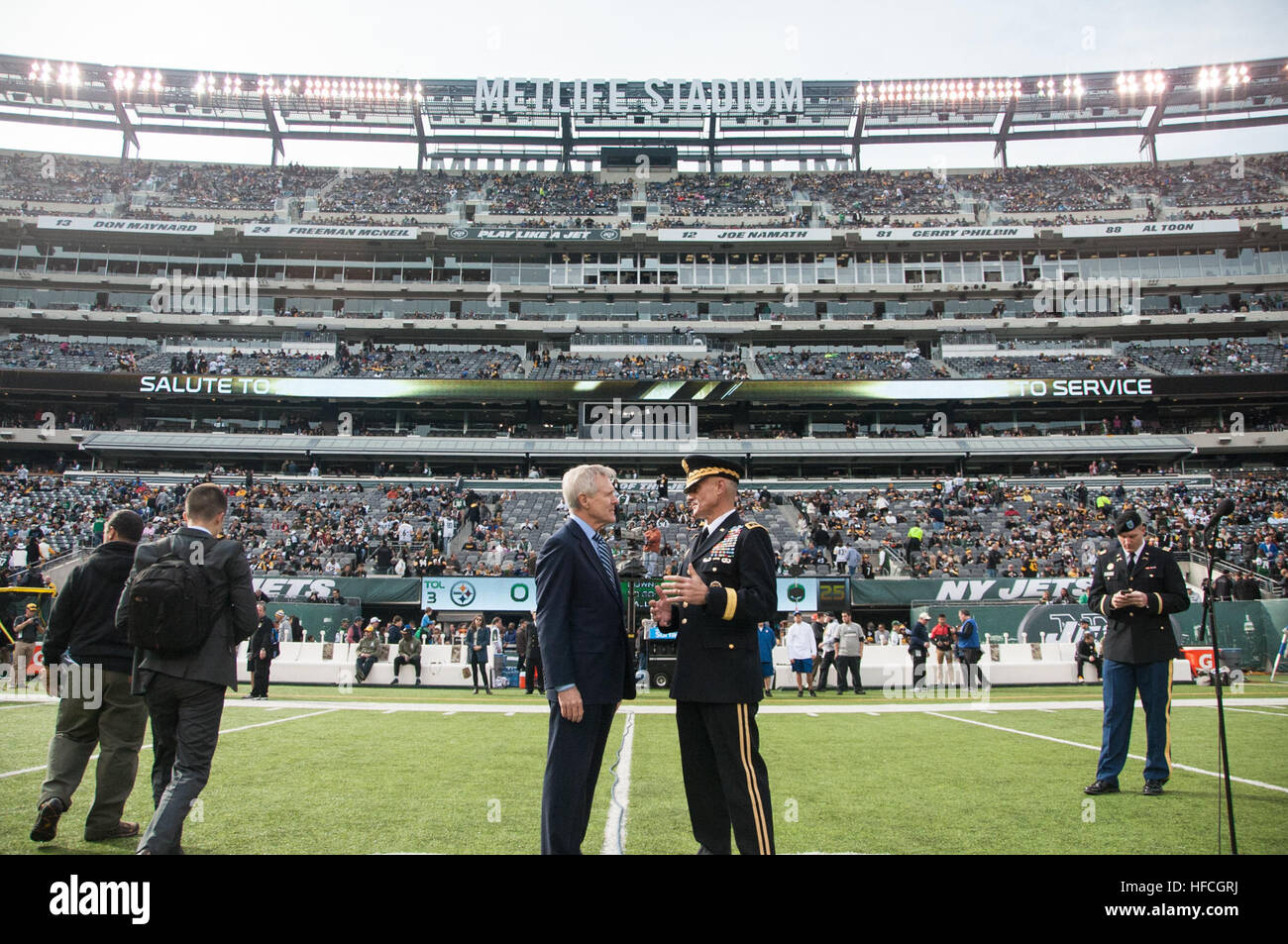 Lt gen robert caslen hi-res stock photography and images - Alamy