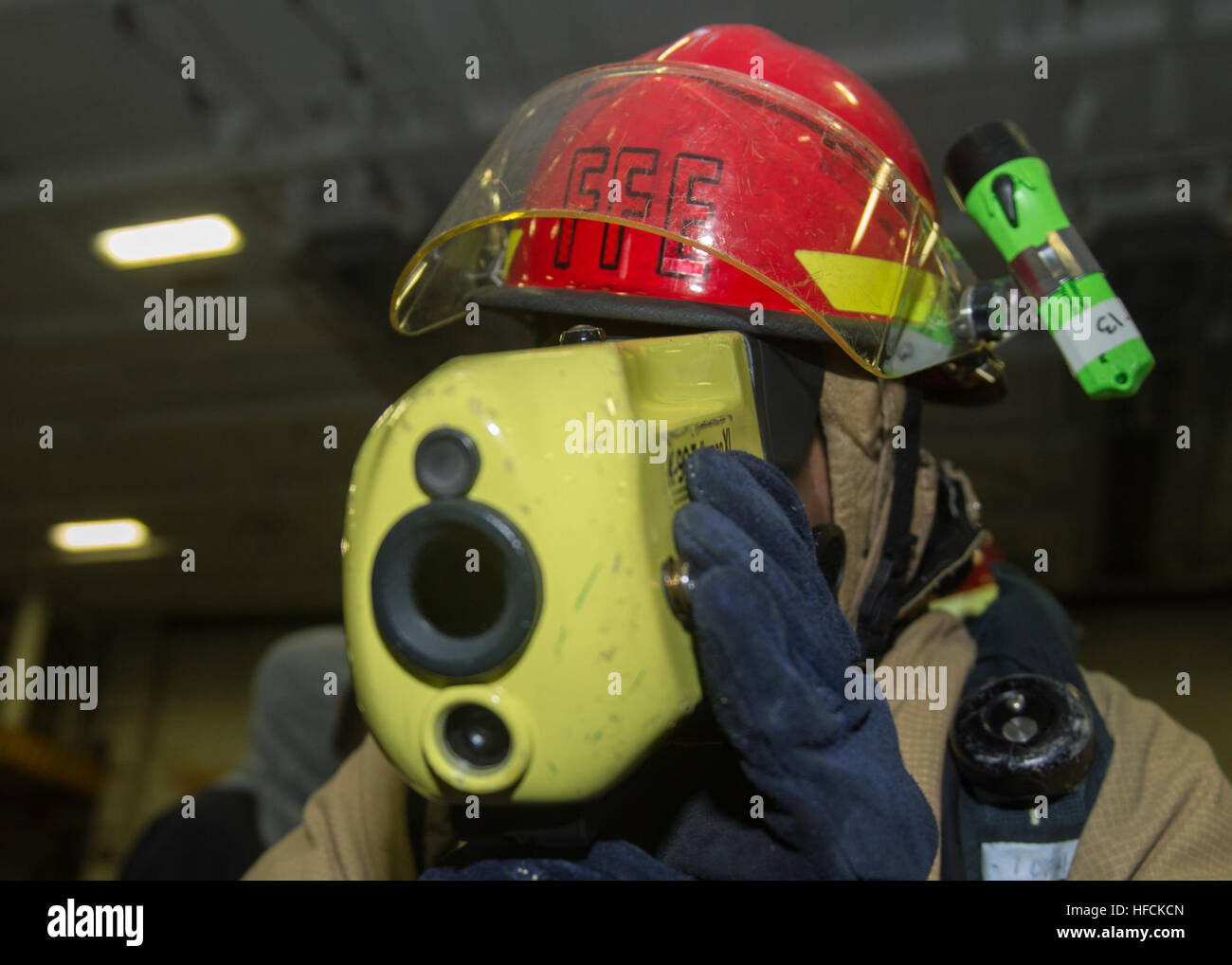 Naval firefighting thermal imager nfti hi-res stock photography and ...