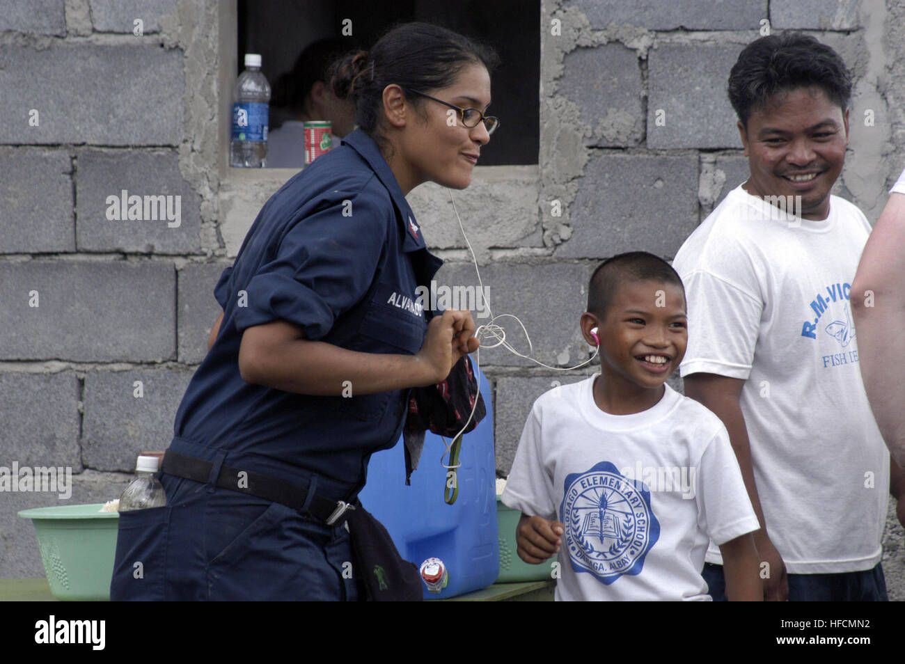 Filipino technician hi-res stock photography and images - Alamy