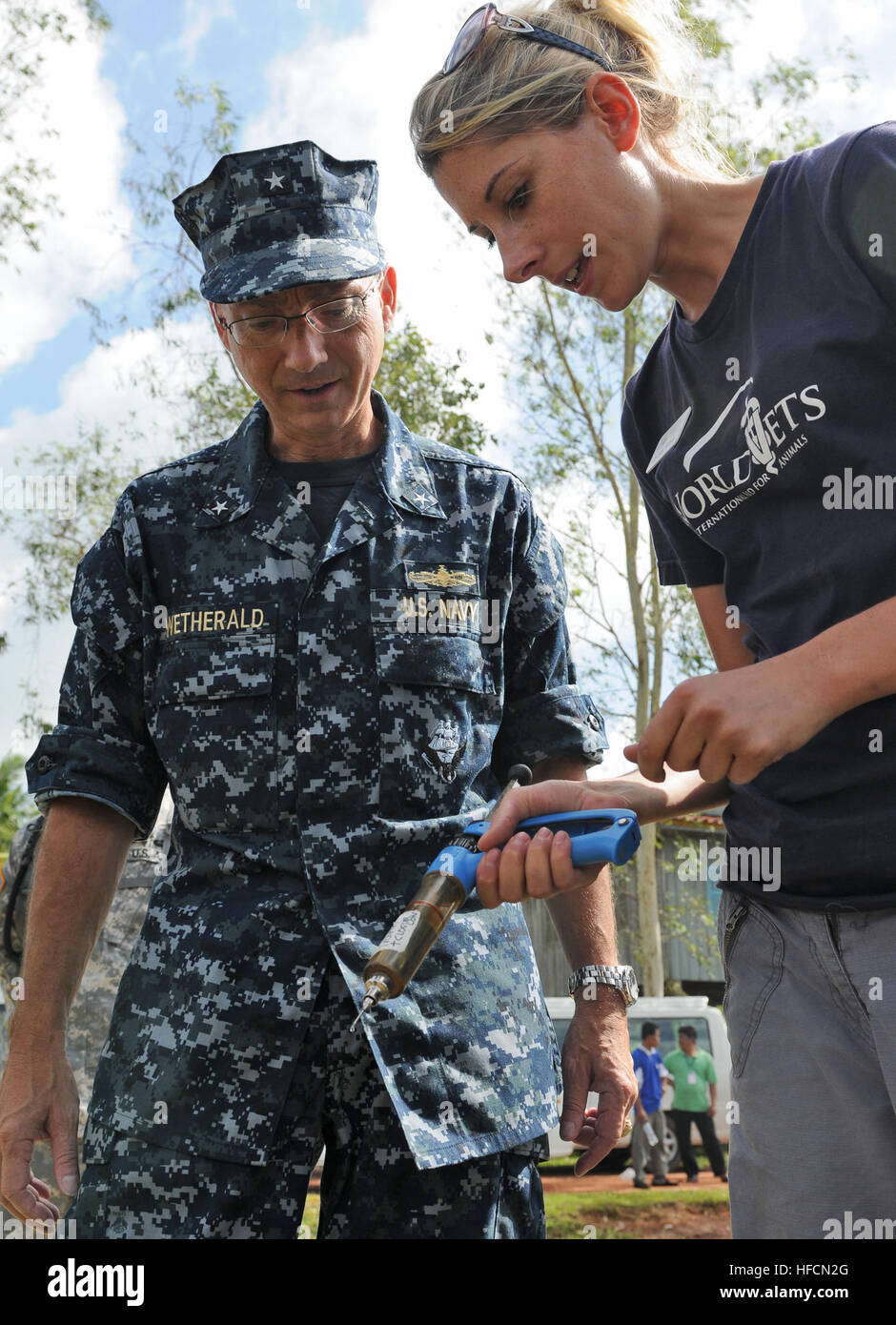 World Vets volunteer Dr. Ellie Milnes explains to Deputy Chief of Staff ...