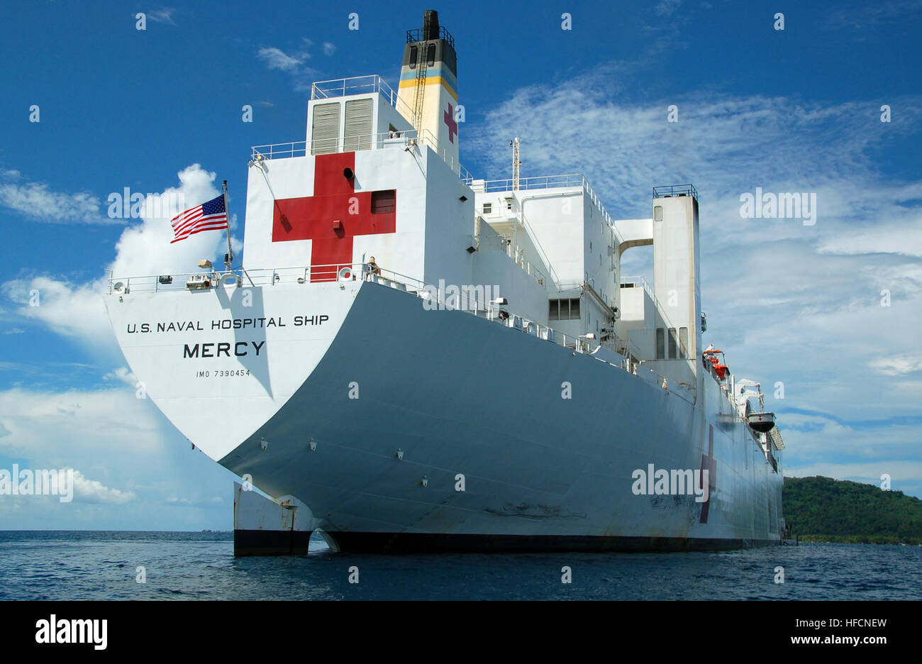 The Military Sealift Command hospital ship USNS Mercy is anchored off ...