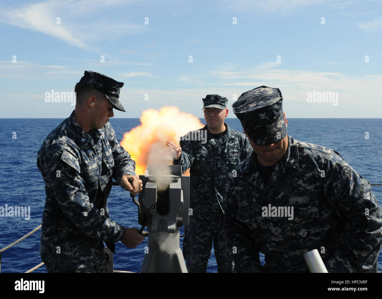 Sailors assigned to the Oliver Hazard Perry-class guided-missile ...