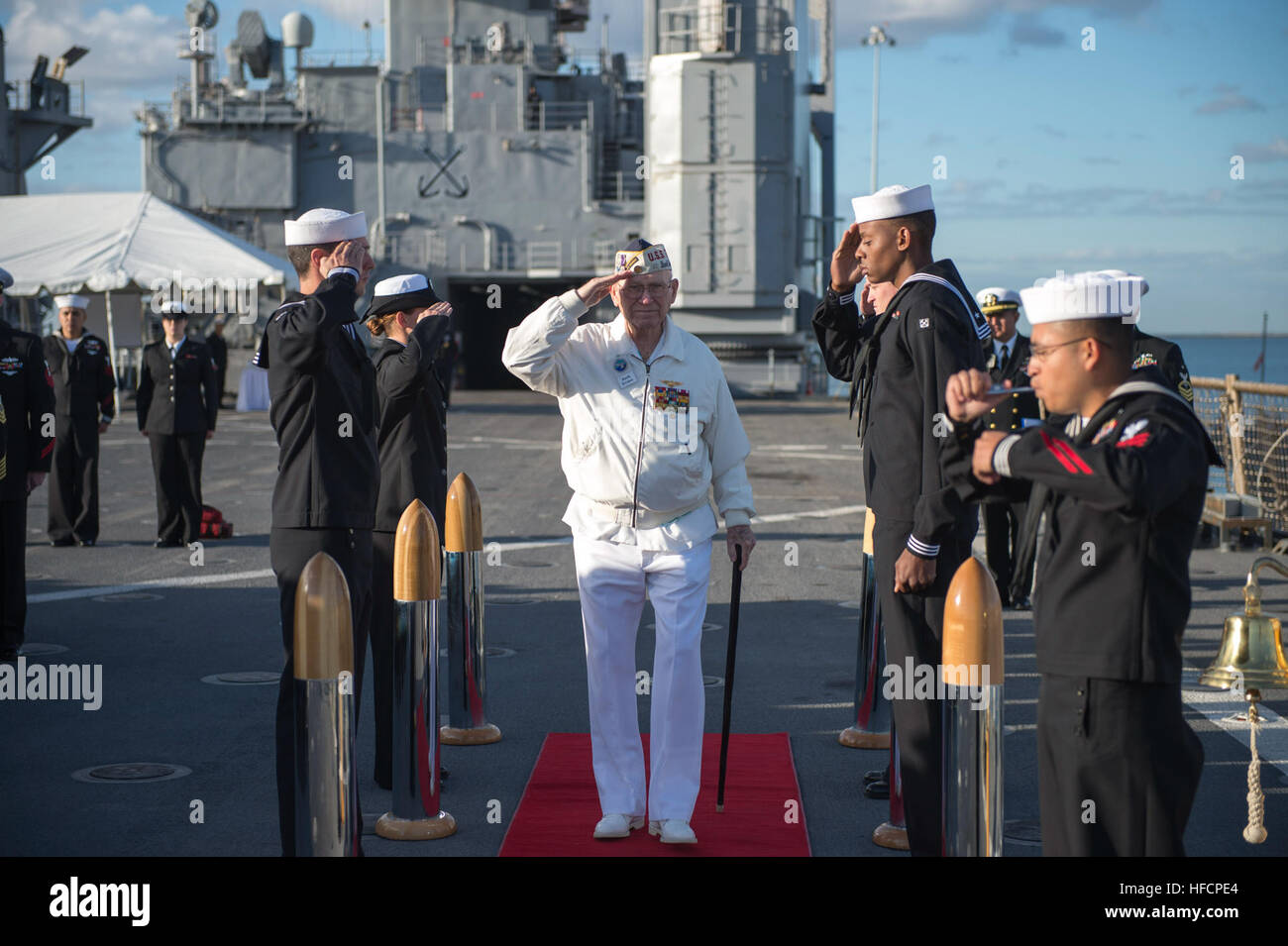 Pearl harbor attack survivors hi-res stock photography and images - Alamy