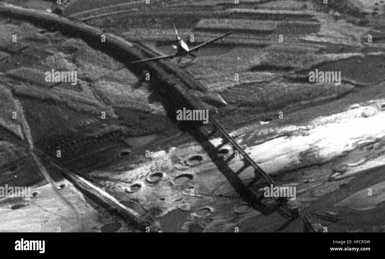 AD-2 Skyraider VA-702 attacking bridge 1951 Stock Photo - Alamy