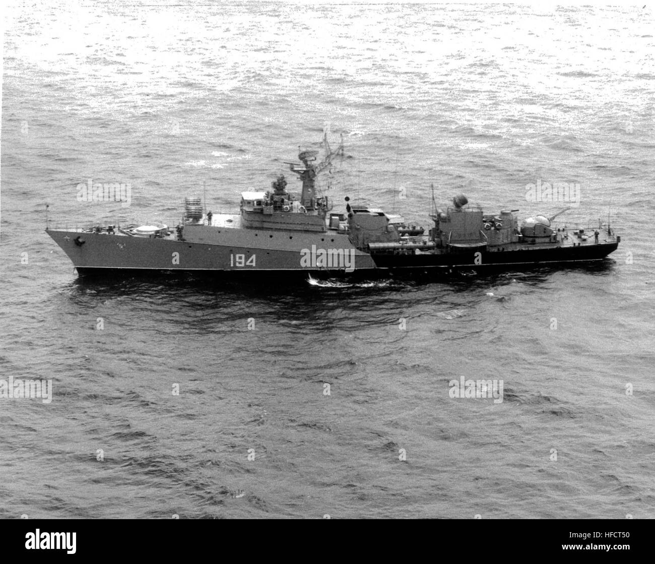 Frigate underway Black and White Stock Photos & Images - Alamy