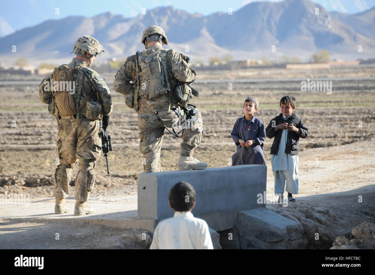 U.S. Army 1st Lt. Ryan Schulte, left, and Sgt. Sean Luhmann, right ...