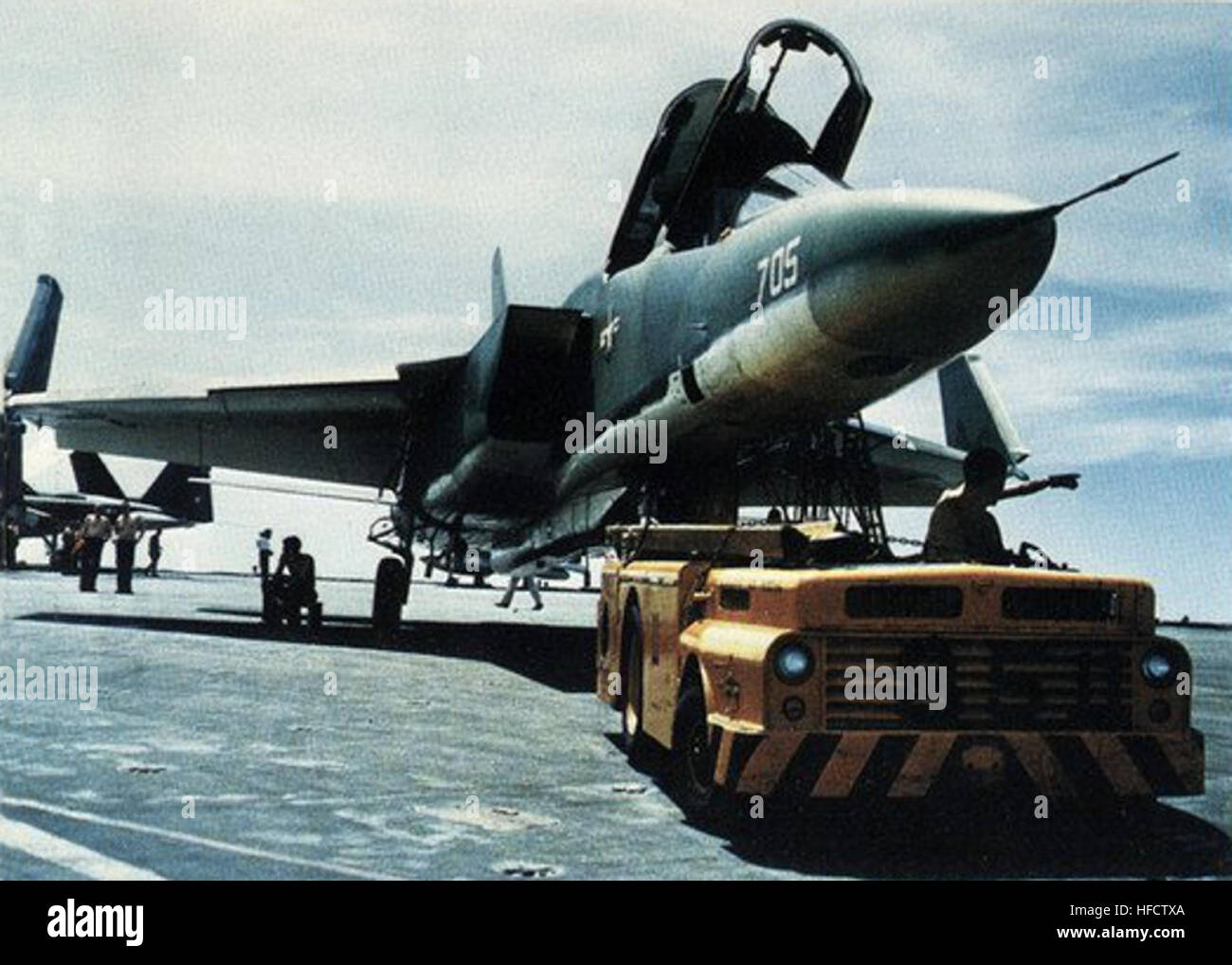 Uss constellation cva 64 hi-res stock photography and images - Alamy