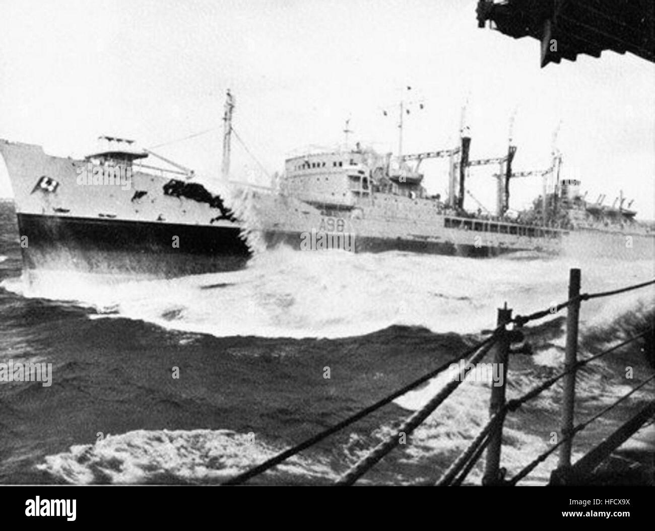 RFA Tidesurge (A98) refuels USS Forrestal (CVA-59) on 25 August 1967 ...