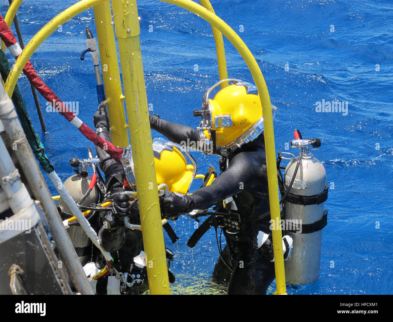 Royal australian navy divers hi-res stock photography and images - Alamy