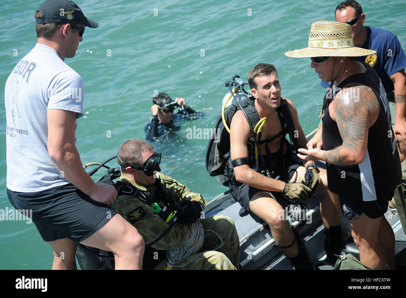 Royal australian navy divers hi-res stock photography and images - Alamy