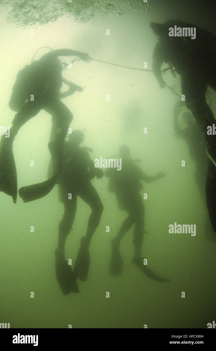 Royal australian navy divers hi-res stock photography and images - Alamy