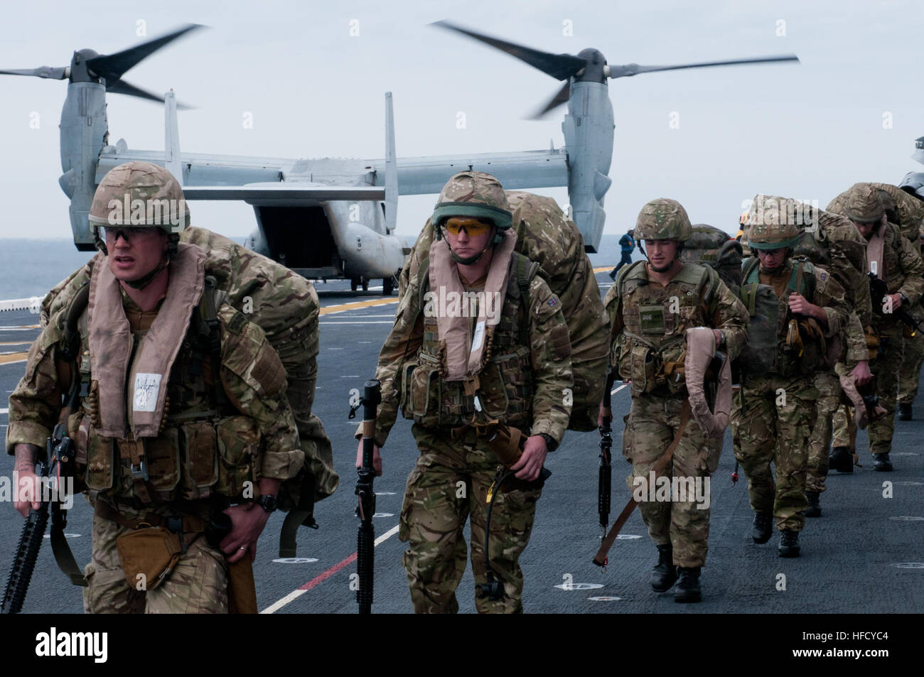Royal marine commandos helicopter hi-res stock photography and images ...