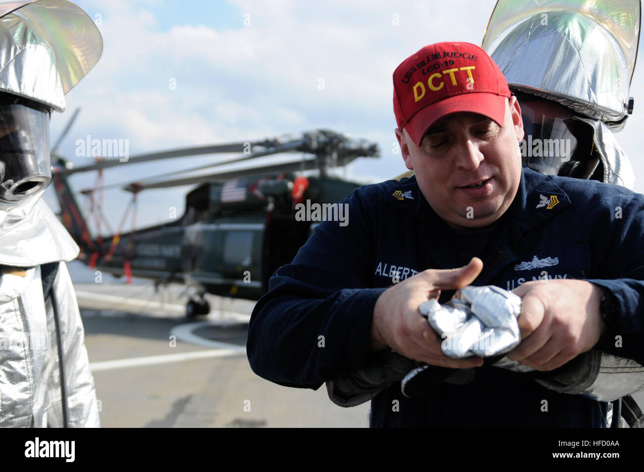 2013 Damage Controlman High Resolution Stock Photography and Images - Alamy