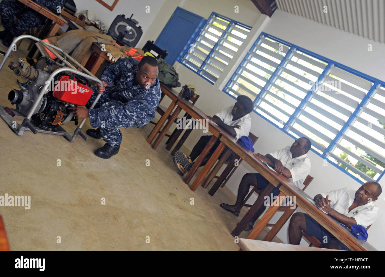 U s navy damage controlman 1st class charles patterson hi-res stock ...